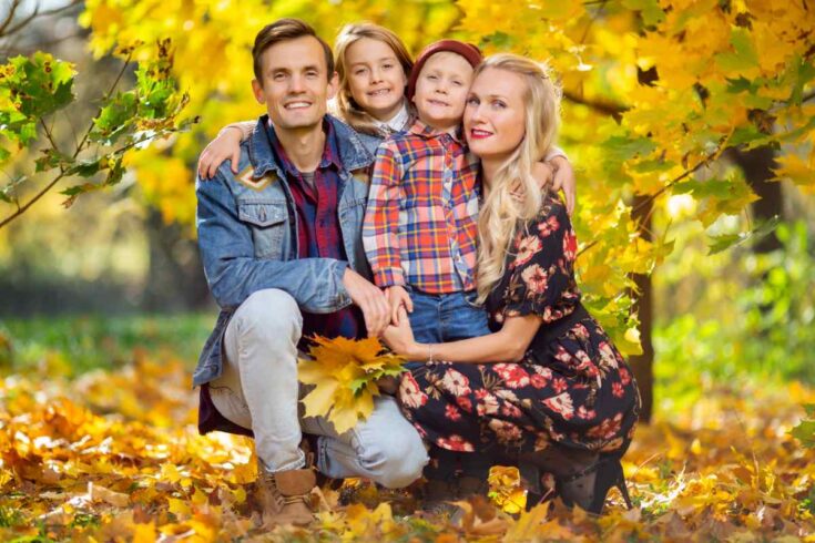 12+ Great Fall Family Pictures Outfit Ideas - The (mostly) Simple Life
